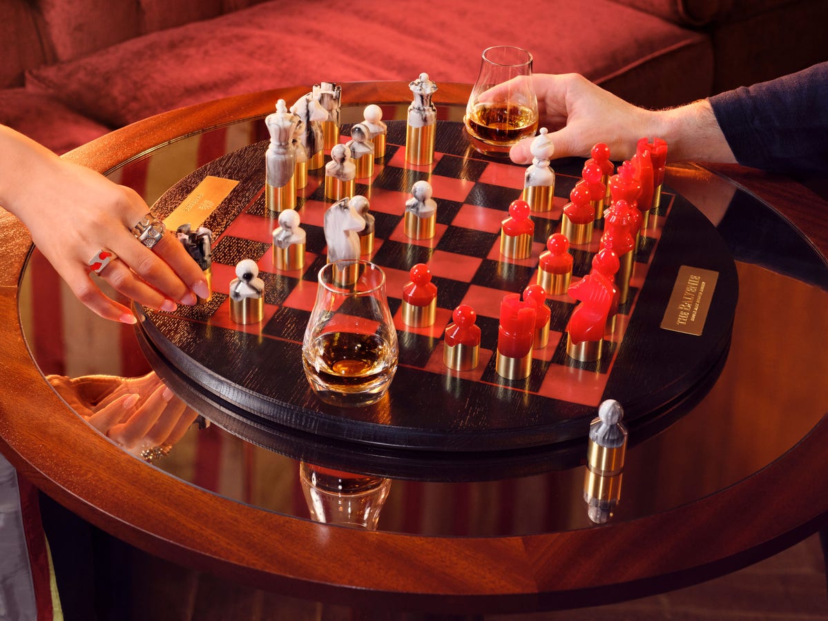 The Guards Bar & Lounge at Raffles London | Raffles Hotels & Resorts