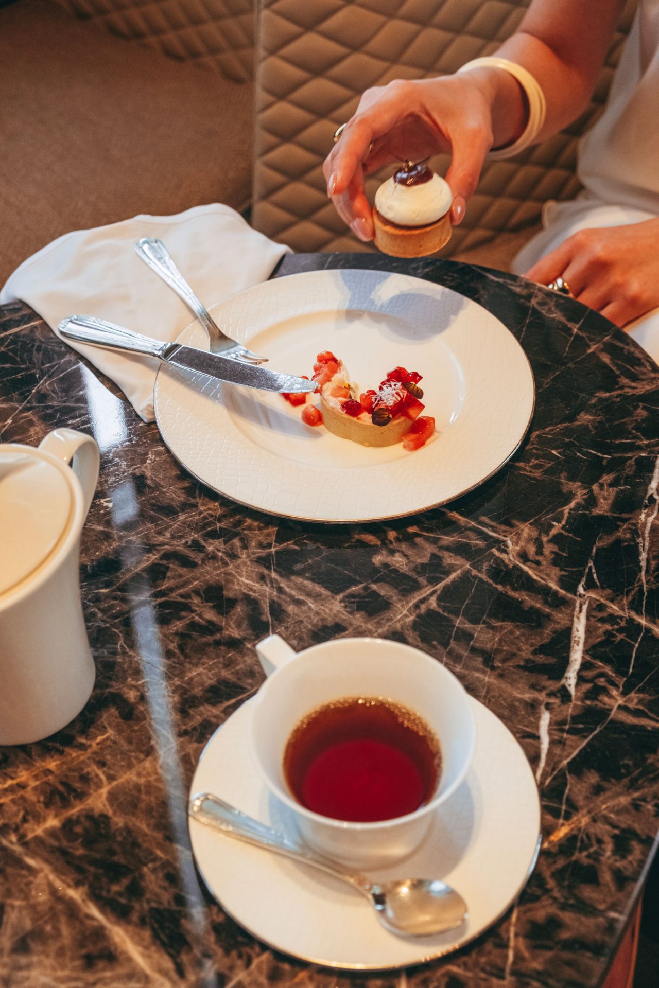 شاي العصر في Lavinia Lounge at Raffles Istanbul